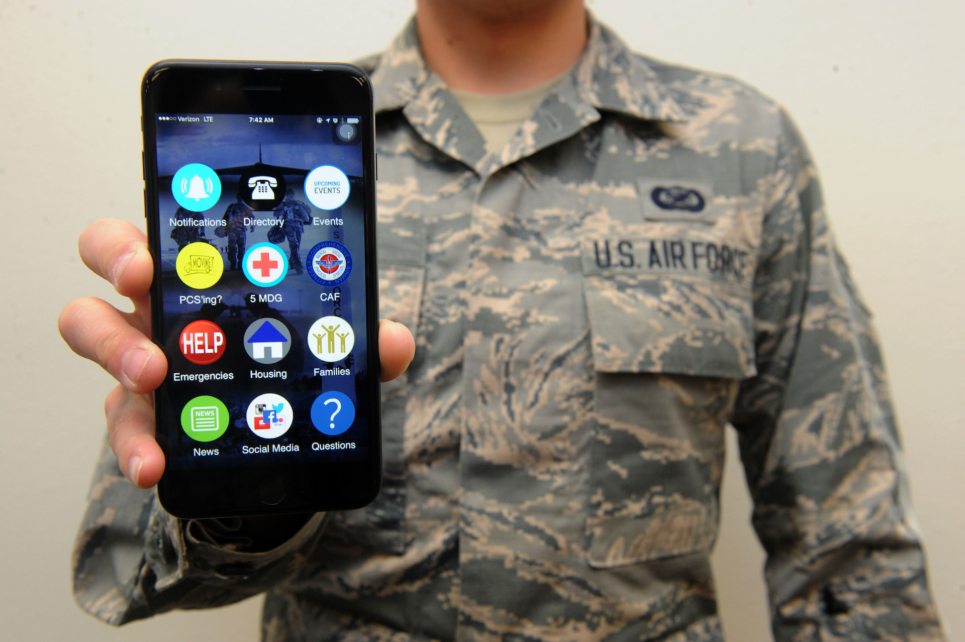 Military personnel used banned apps on DOD-issued mobile devices, IG ...