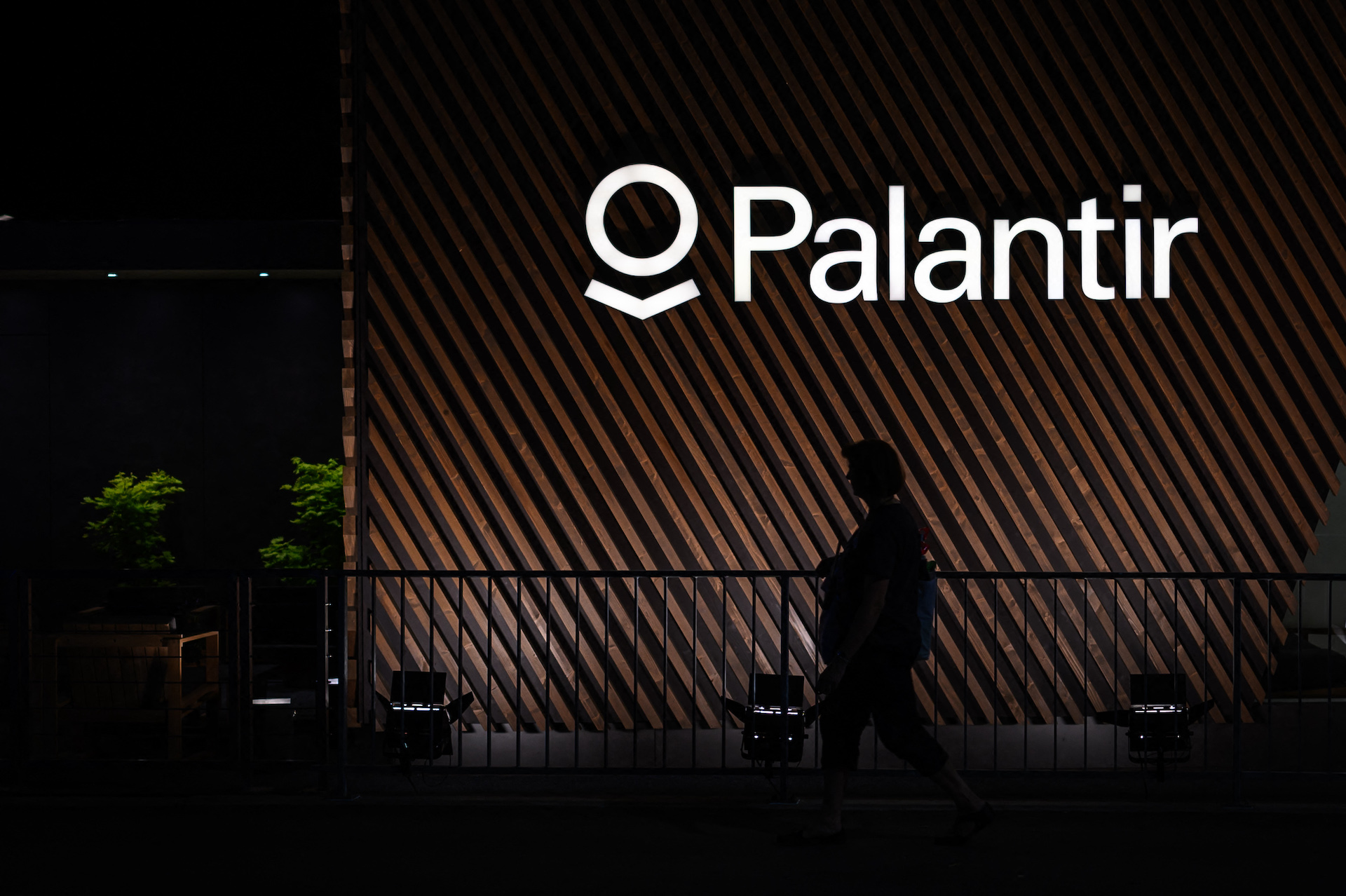 Palantir partners with data-labeling startup to improve accuracy of AI models | DefenseScoop