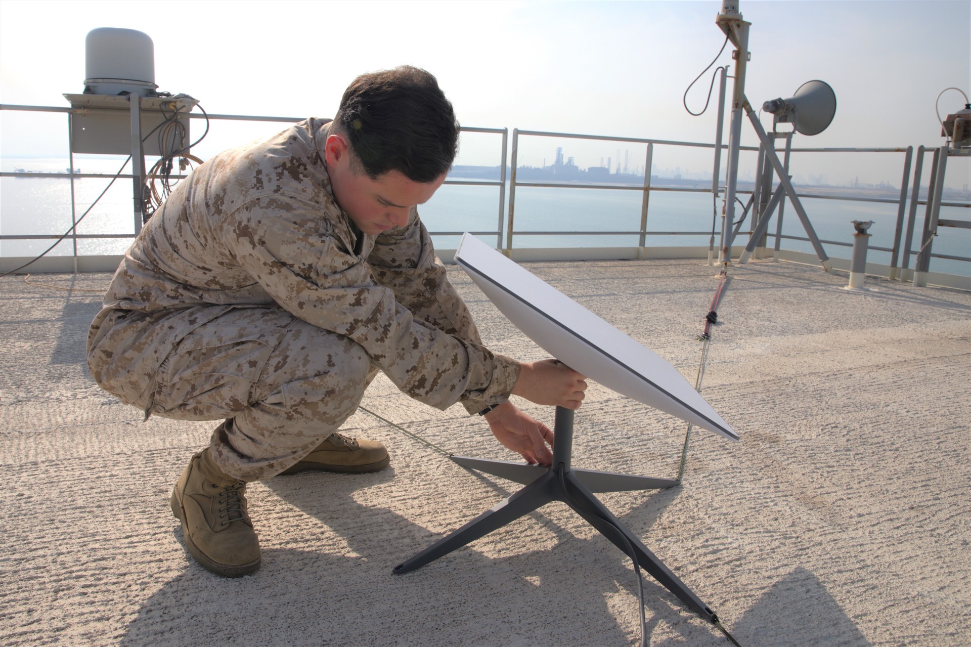 Starlink terminals give Navy ‘game-changing’ flexibility | DefenseScoop