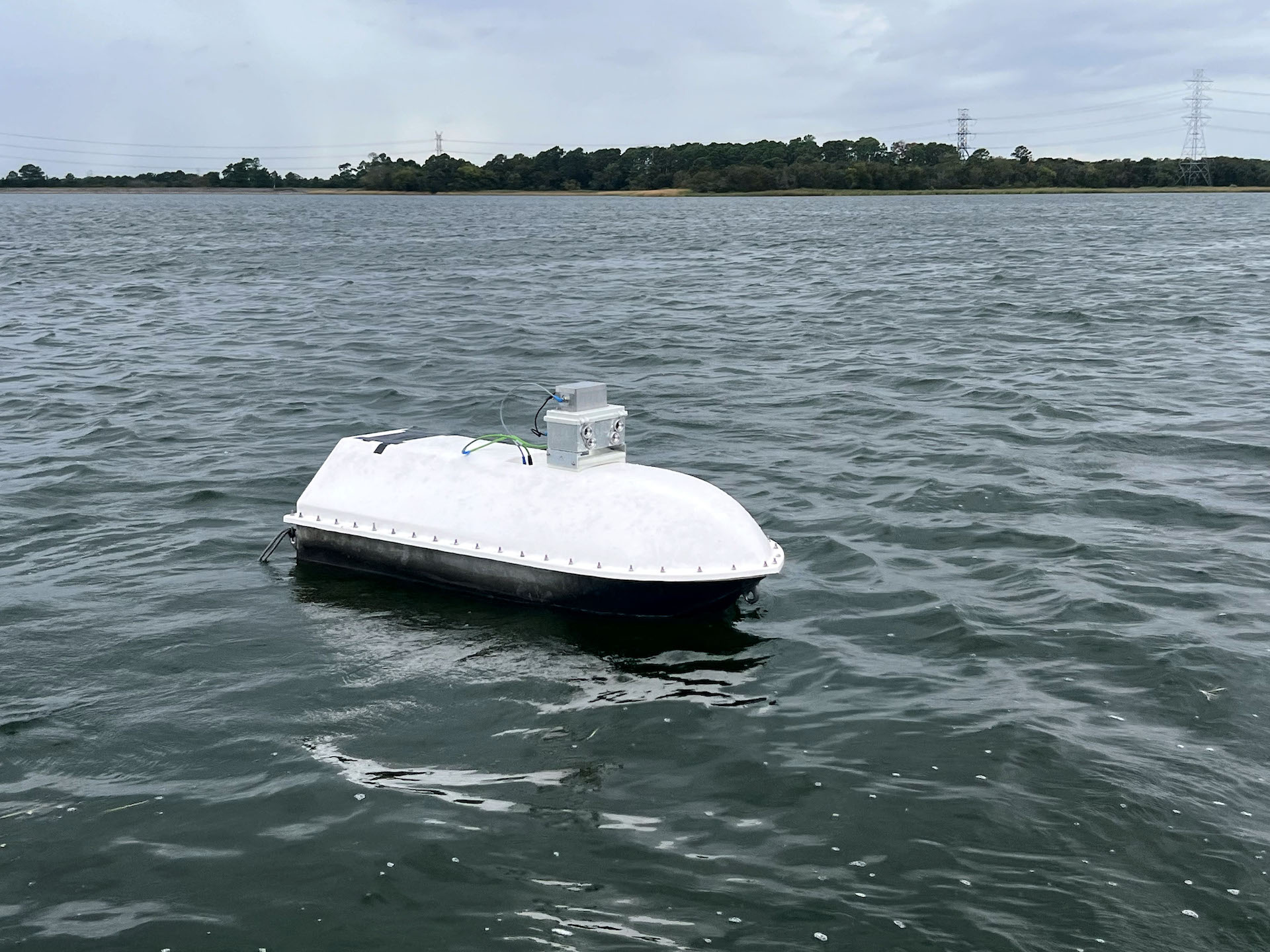 Navy moves to buy autonomous maritime drones from Saronic via $392M OTA ...